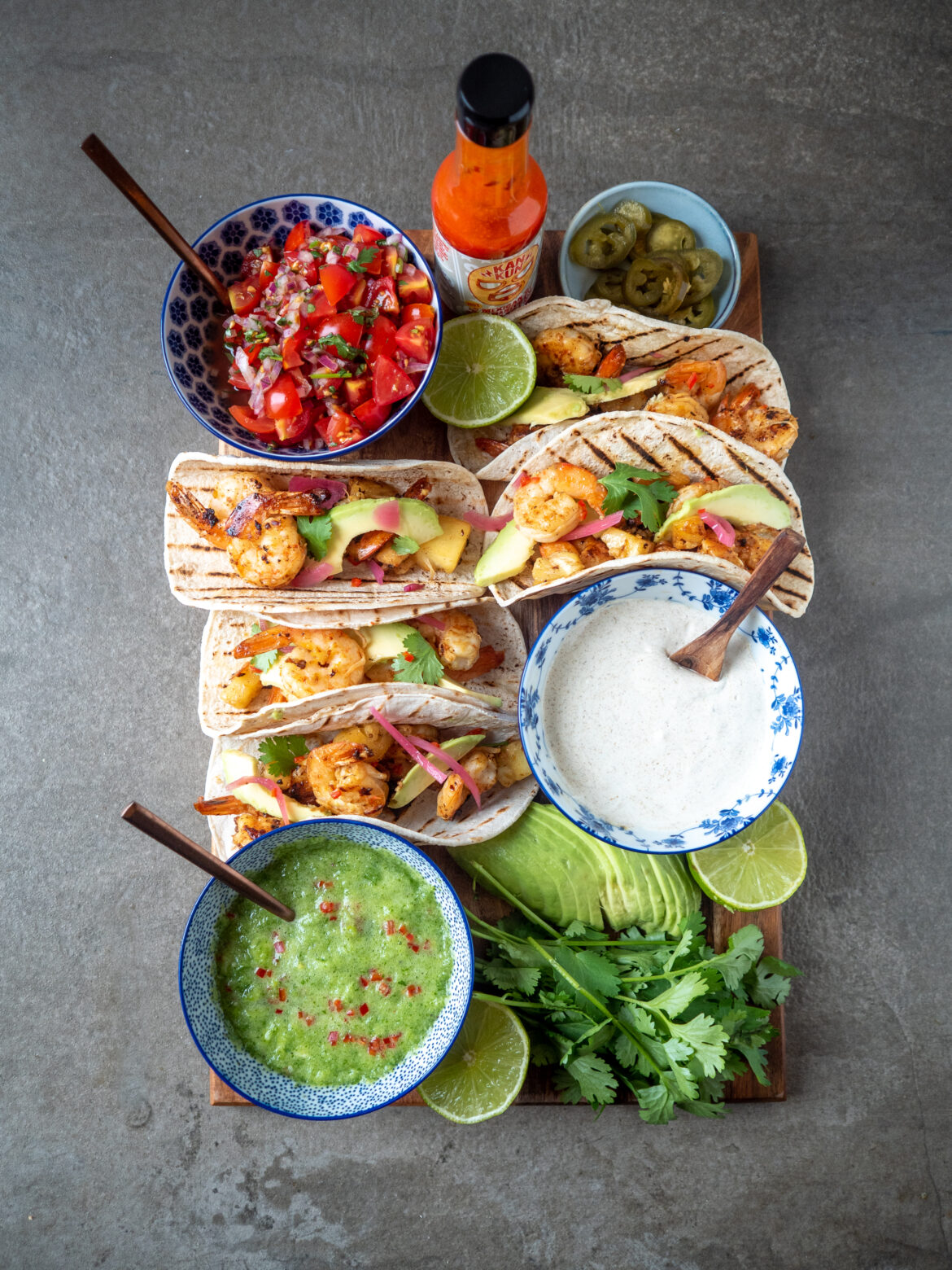 Taco's met scampi, ananas en aji criollo - Avocado van de Duivel